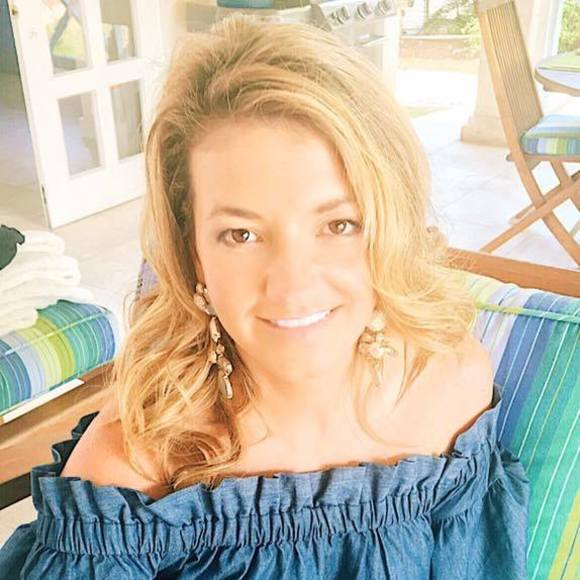 Danielle's Closet (@danielle_york) | Poshmark